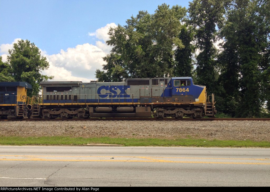 CSX 7864 readies to head SB